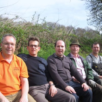 Aufstellung von Sitzbänken rund um Bahnbrücken – Bahnbrücken | Stadt ...